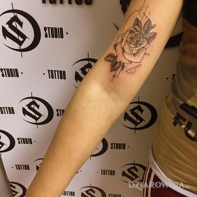 Tatuaże kwiaty (wzory i galeria) - dziarownia.pl
